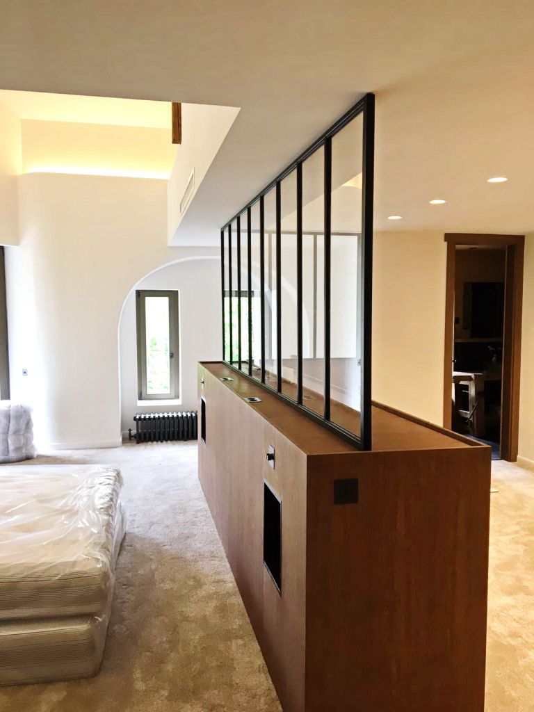 perete despartitor din metal si sticla | Schnell Constructii